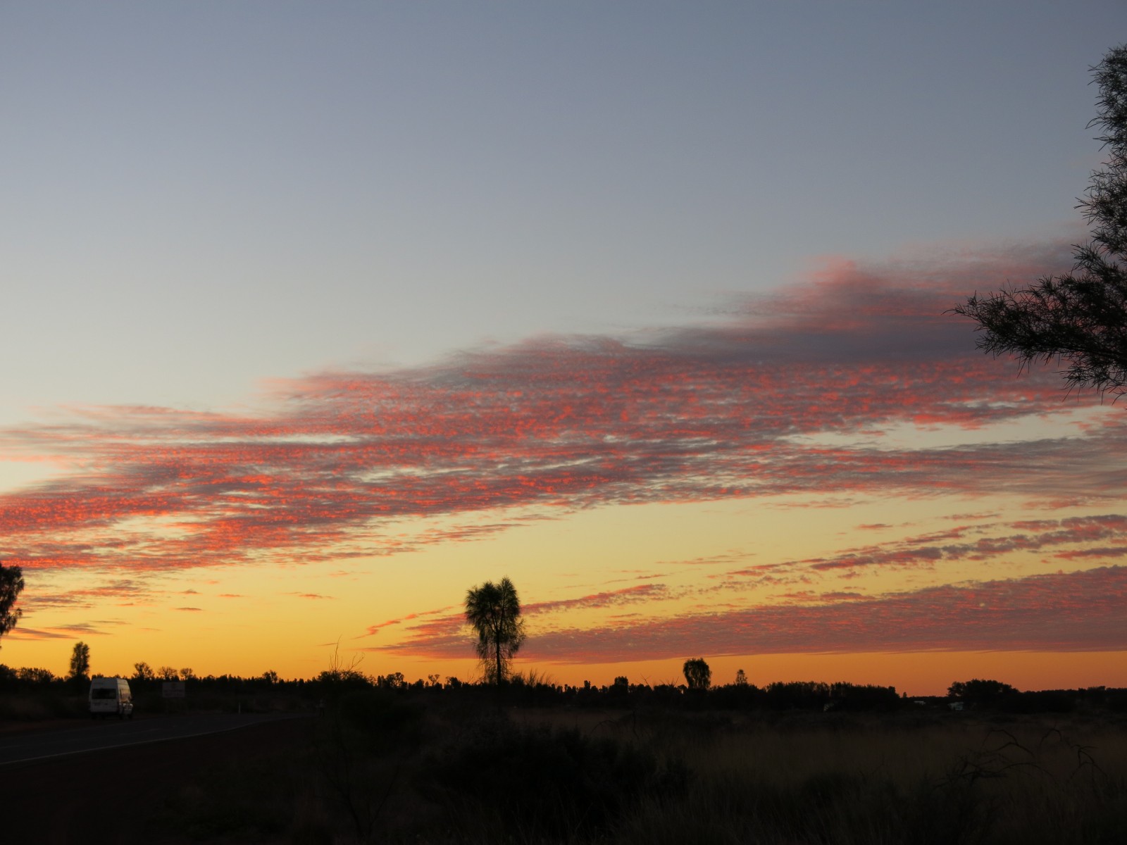 sky sunset Uluru - Travelformotion